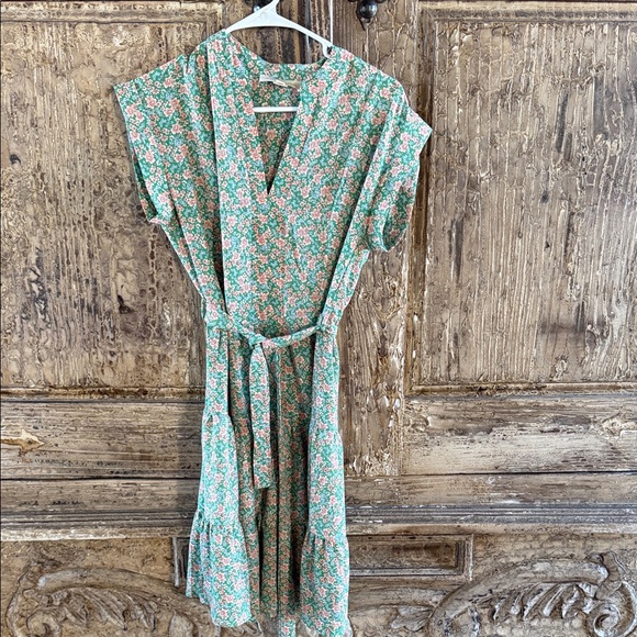 Monteau | Dresses | Monteau Green Floral Midi Dress | Poshmark